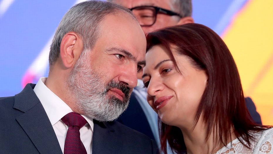 Anna Akopyan erməni diplomatları təhqir etdi