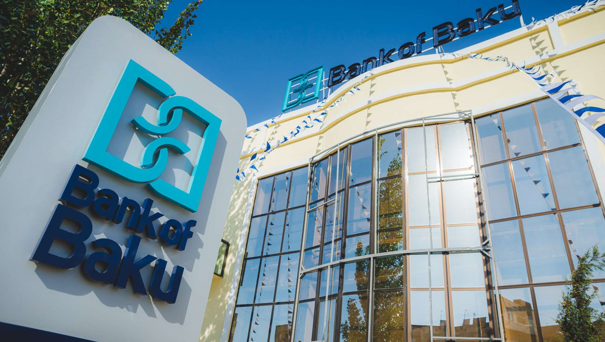 "Bank of Baku": 27 faizlə kredit kartı verir, faiz gəlirləri azalır, pulunu ala bilmir