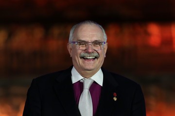Kinorejissor Nikita Mixalkov Bakıya gəlir